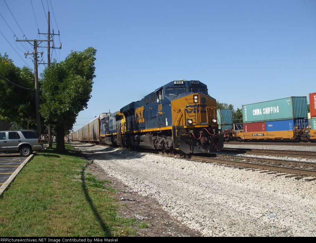 CSX 898